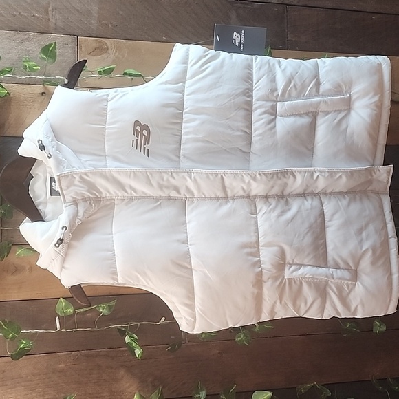 New Balance | Jackets & Coats | New Balance Tech Puffer Vest Size Med ...